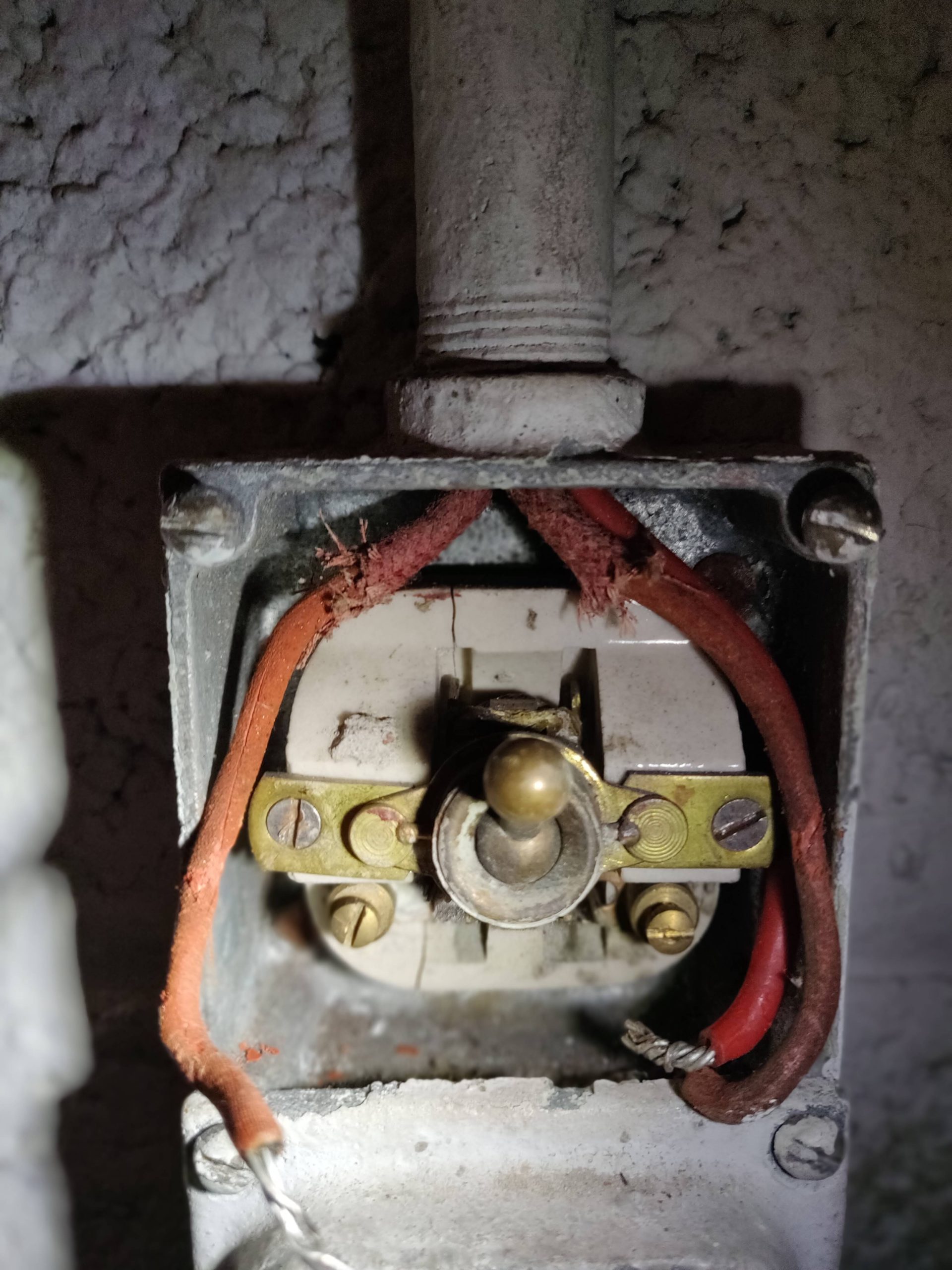 Renovating the Robin Hood Room – Renovating Hawklaw